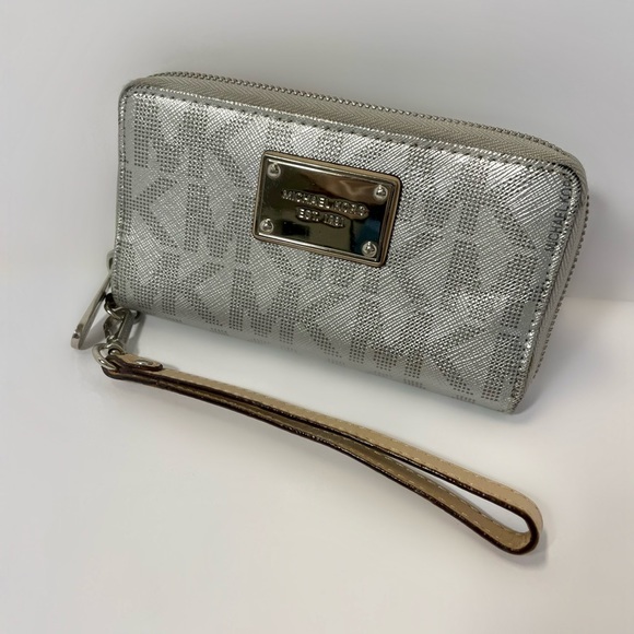 Michael Kors | Bags | Michael Kors Silver Wallet | Poshmark